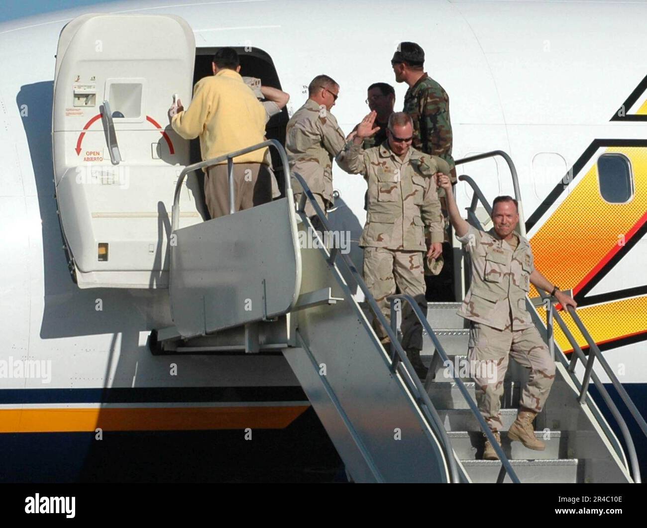 US Navy U.S. Navy reserve personnel assigned to Costal Warfare Group ...