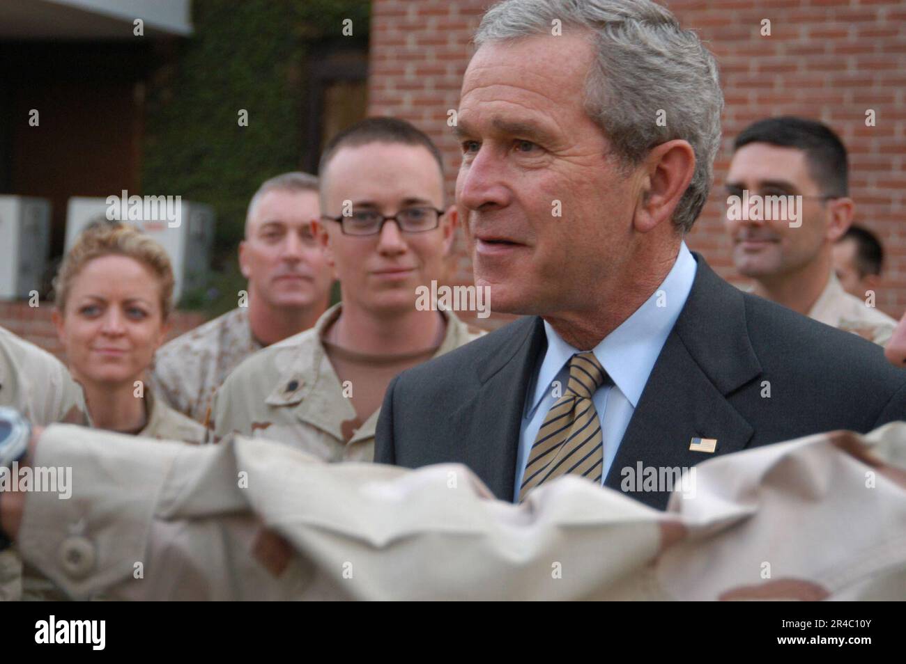 US Navy .S. President George W. Bush spends time with American troops ...