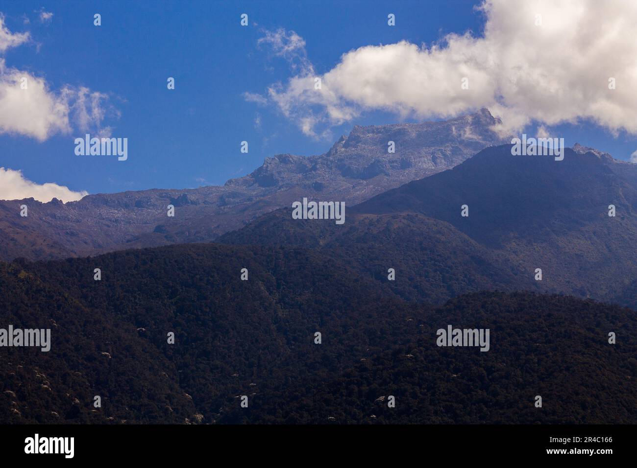 View of the beautiful Sierra Nevada mountain peaks, Venezuela's highest ...