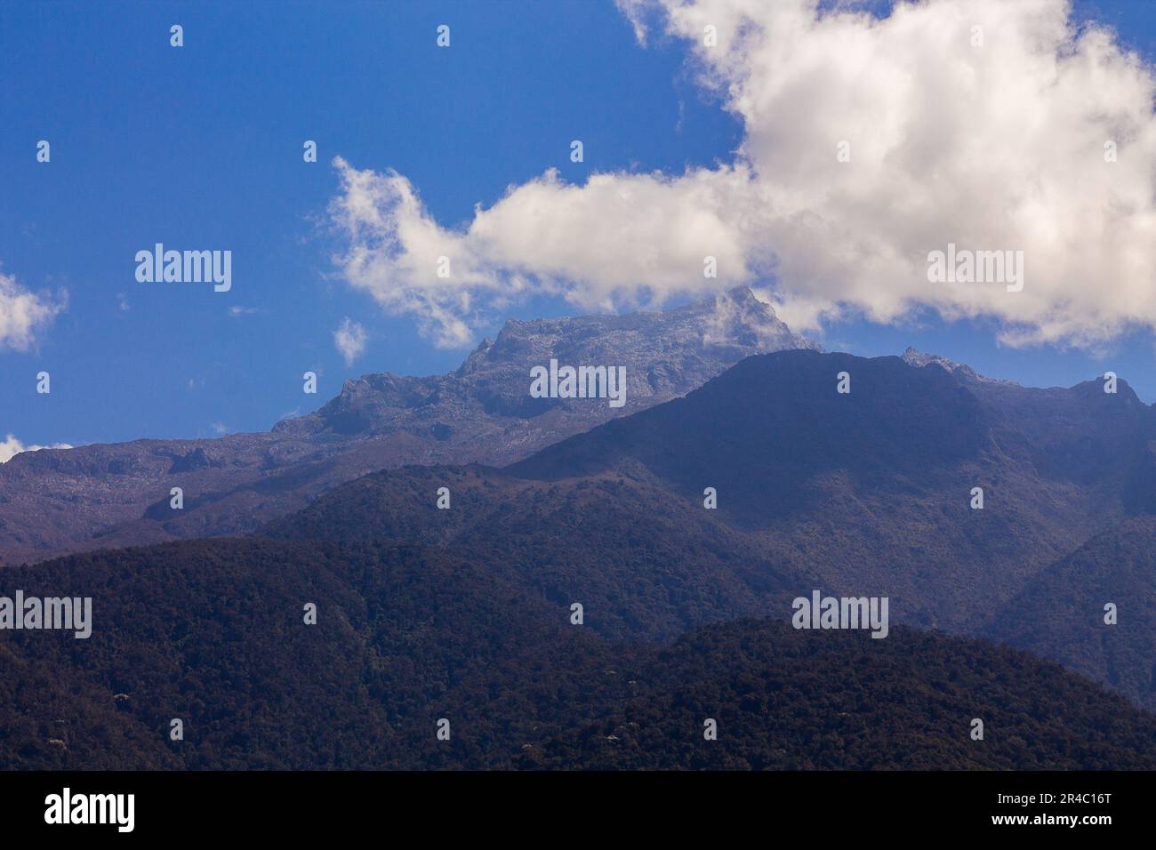 View of the beautiful Sierra Nevada mountain peaks, Venezuela's highest ...
