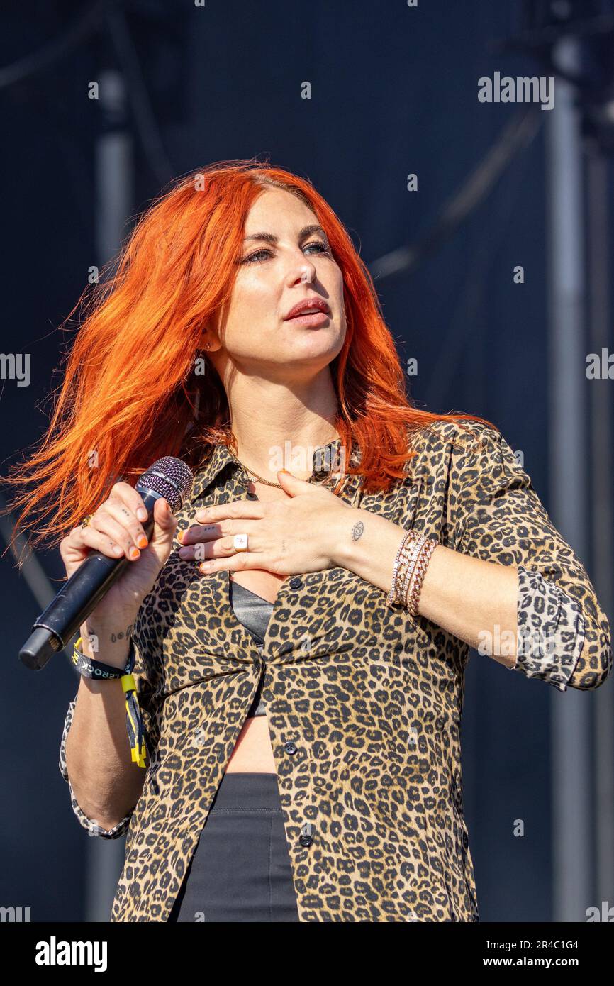 Sarah barthel of phantogram hi-res stock photography and images - Alamy