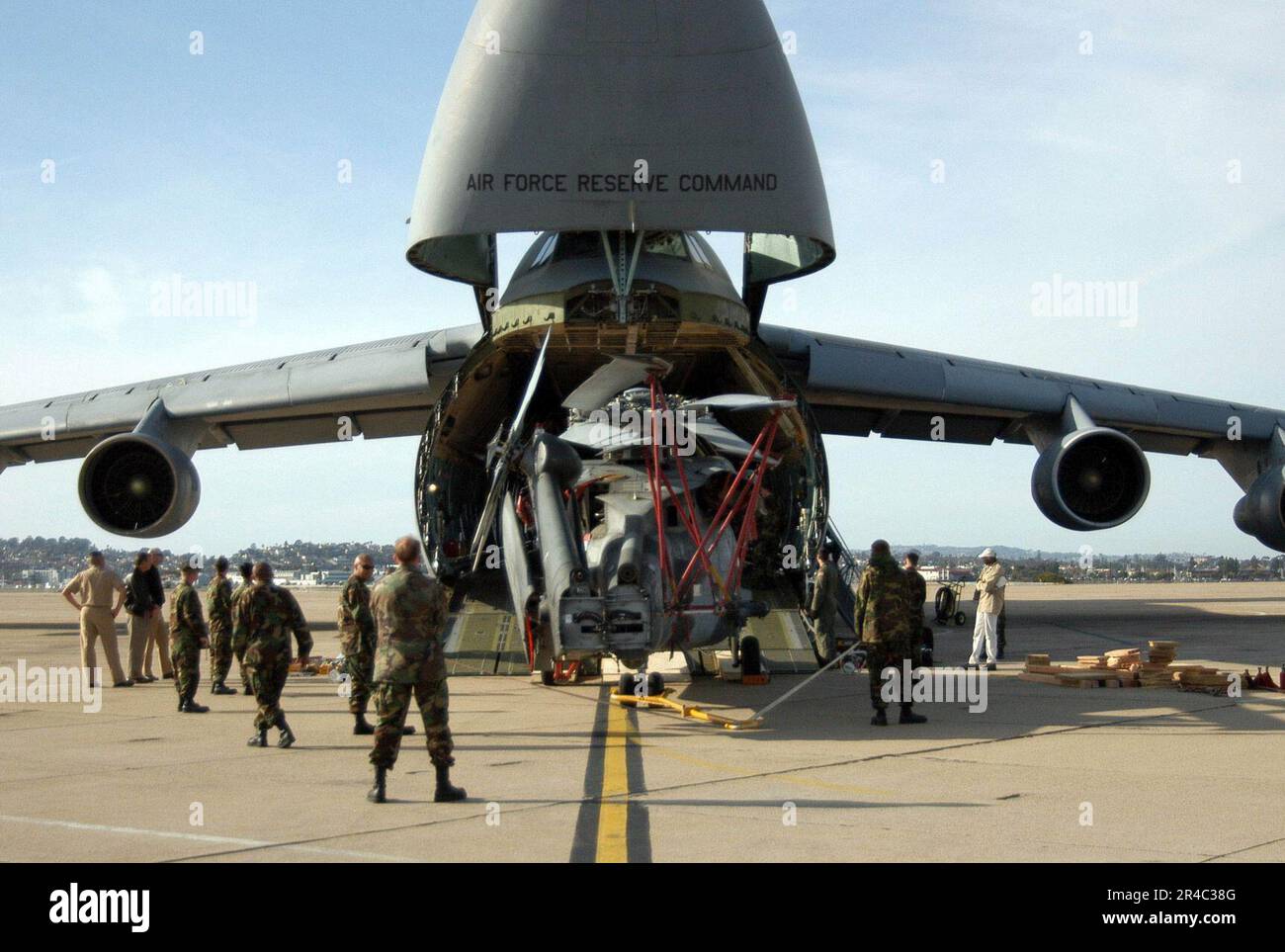 US Navy Sailors assigned to Helicopter Anti-Submarine Squadron Ten (HS ...