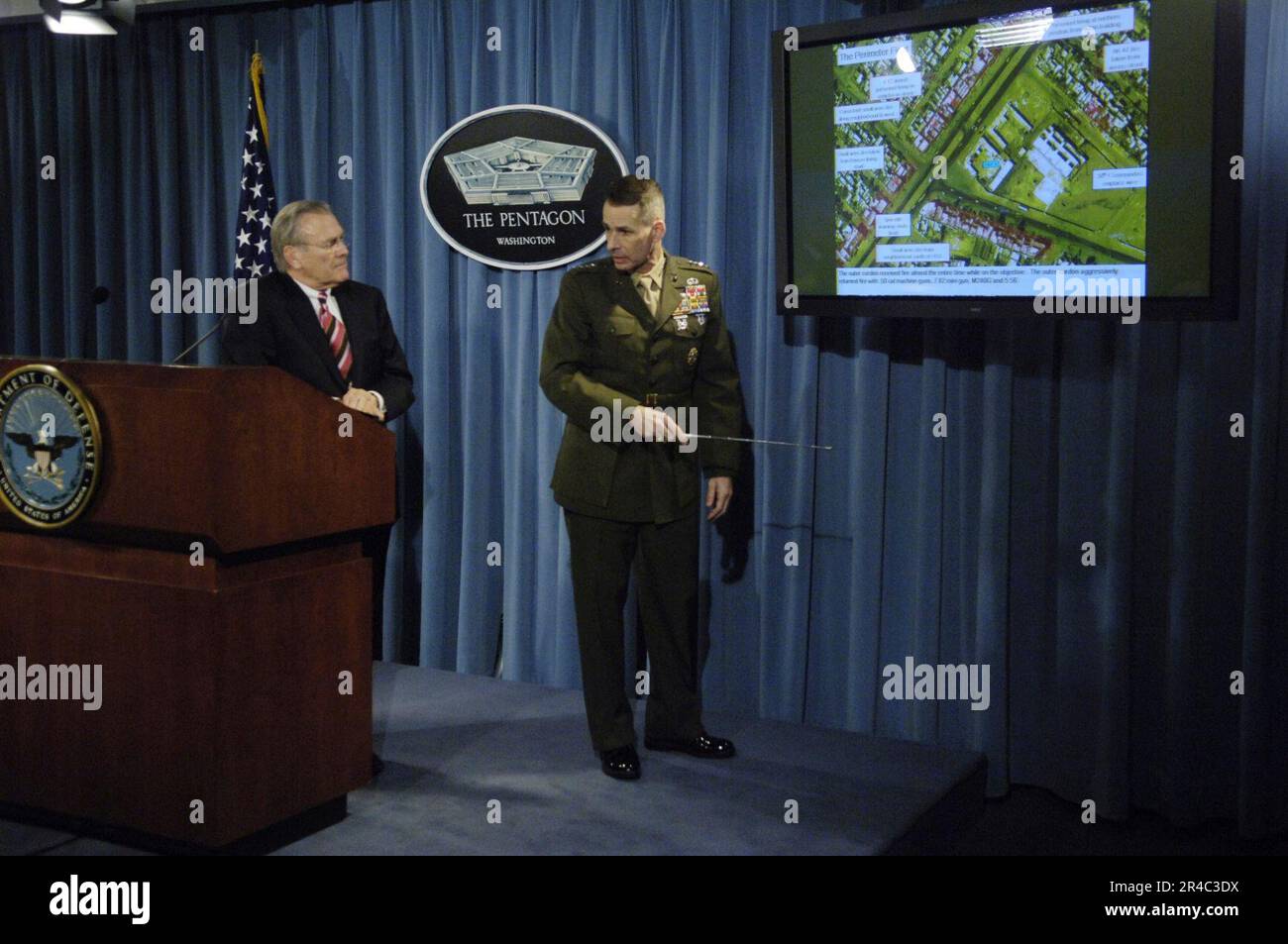 Marine gen peter pace chairman hi-res stock photography and images - Alamy