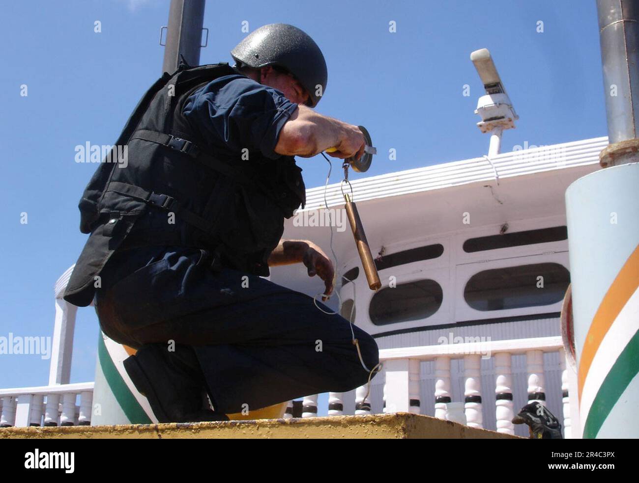 US Navy Engineman 2nd Class assigned to the amphibious dock landing ...