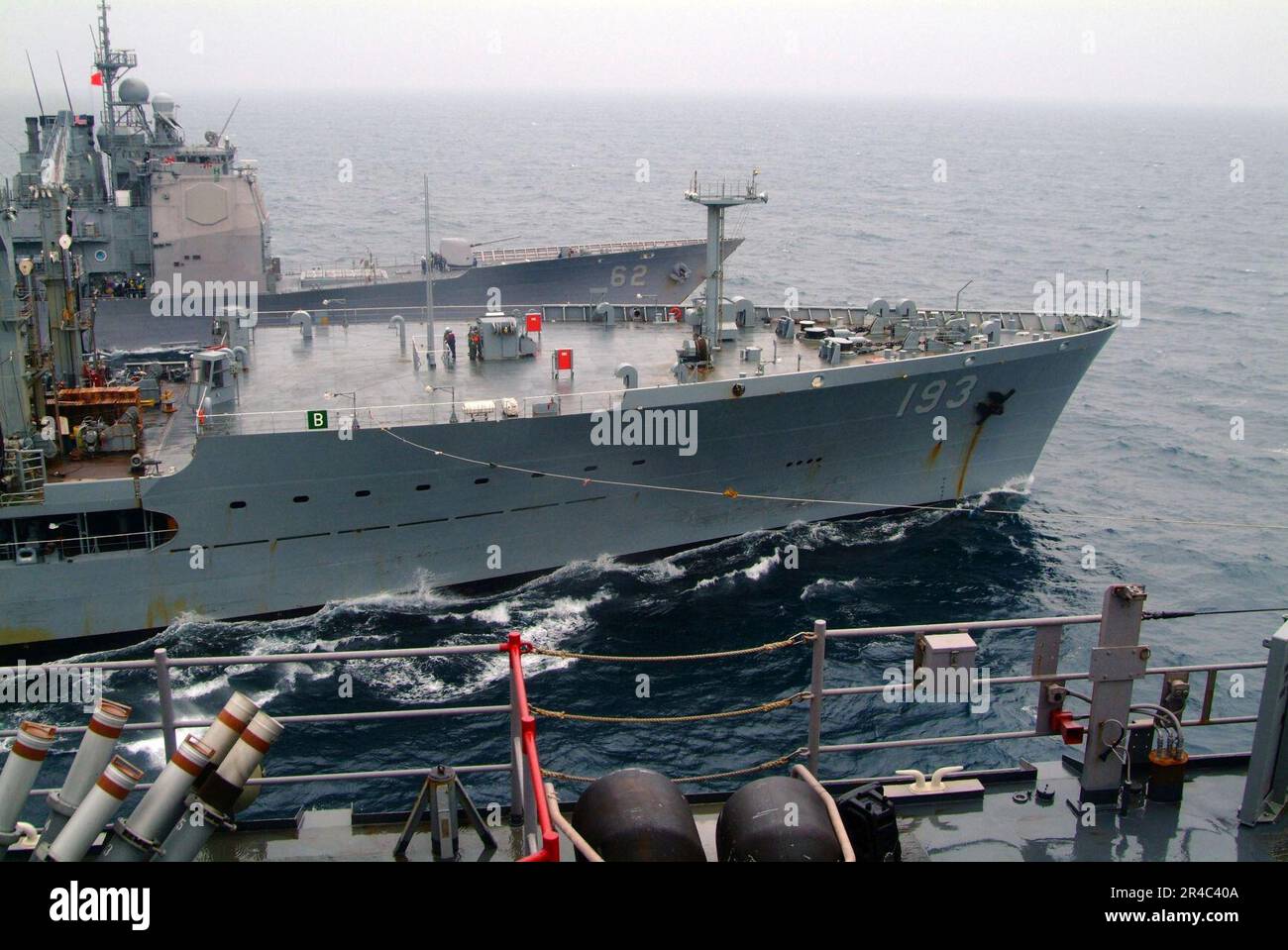 US Navy The amphibious dock landing ship USS Harpers Ferry (LSD 49 ...