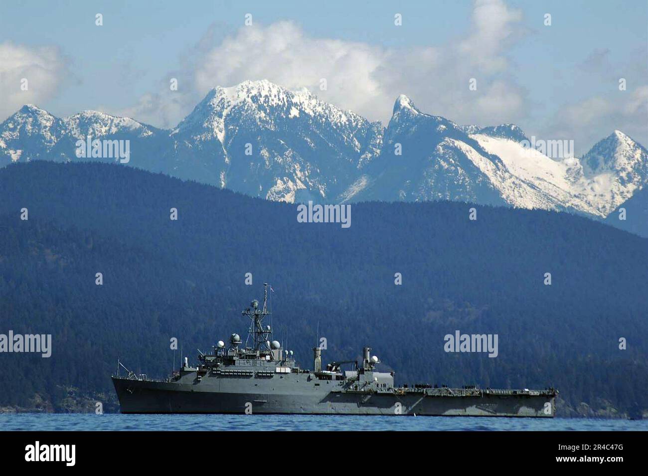US Navy The Austin-class amphibious transport dock landing ship USS ...