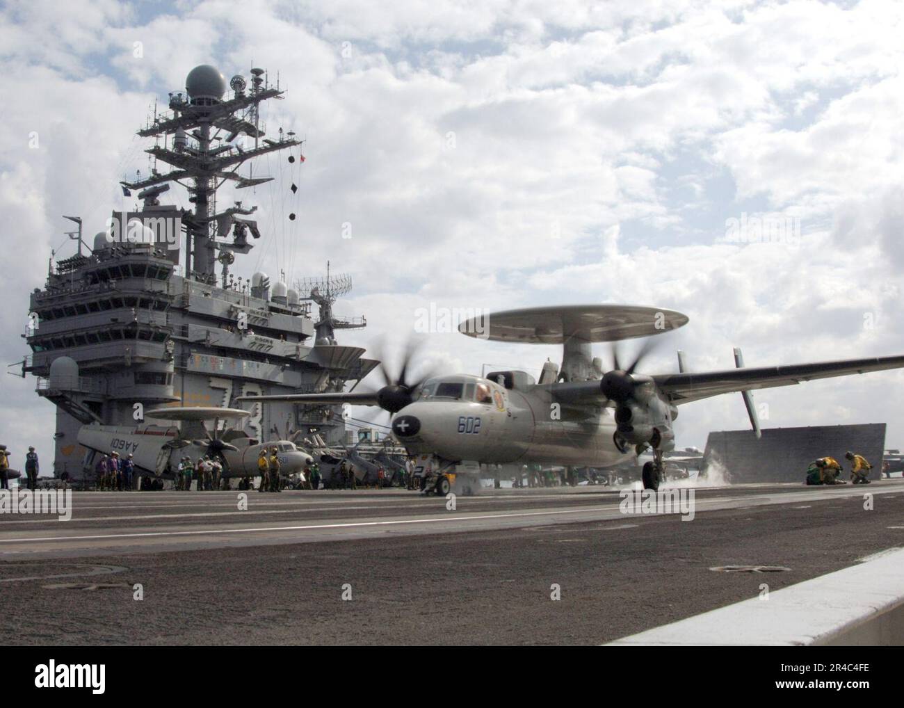 US Navy An E-2C Hawkeye assigned to the Stock Photo - Alamy