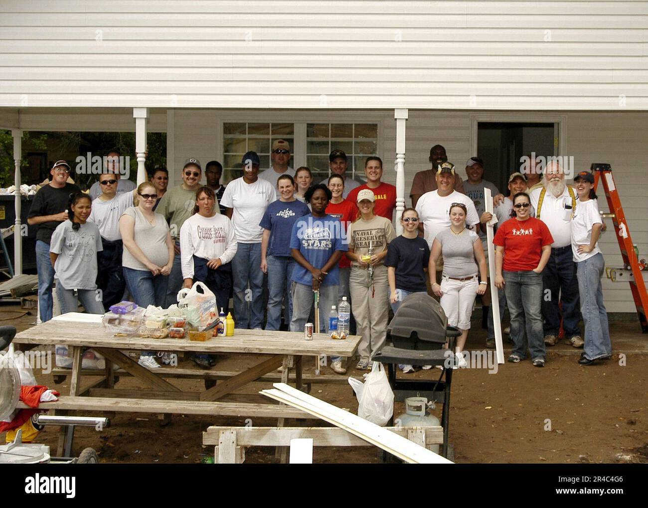 US Navy Sailors assigned to the Navy Operational Support Center (NOSC ...