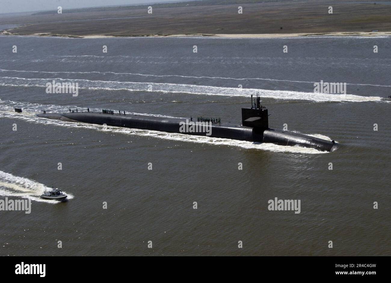 US Navy The guided missile submarine USS Florida (SSGN 728) makes her ...