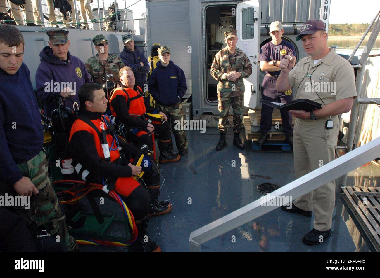 US Navy Master Diver candidate Senior Chief Damage Controlman assigns ...