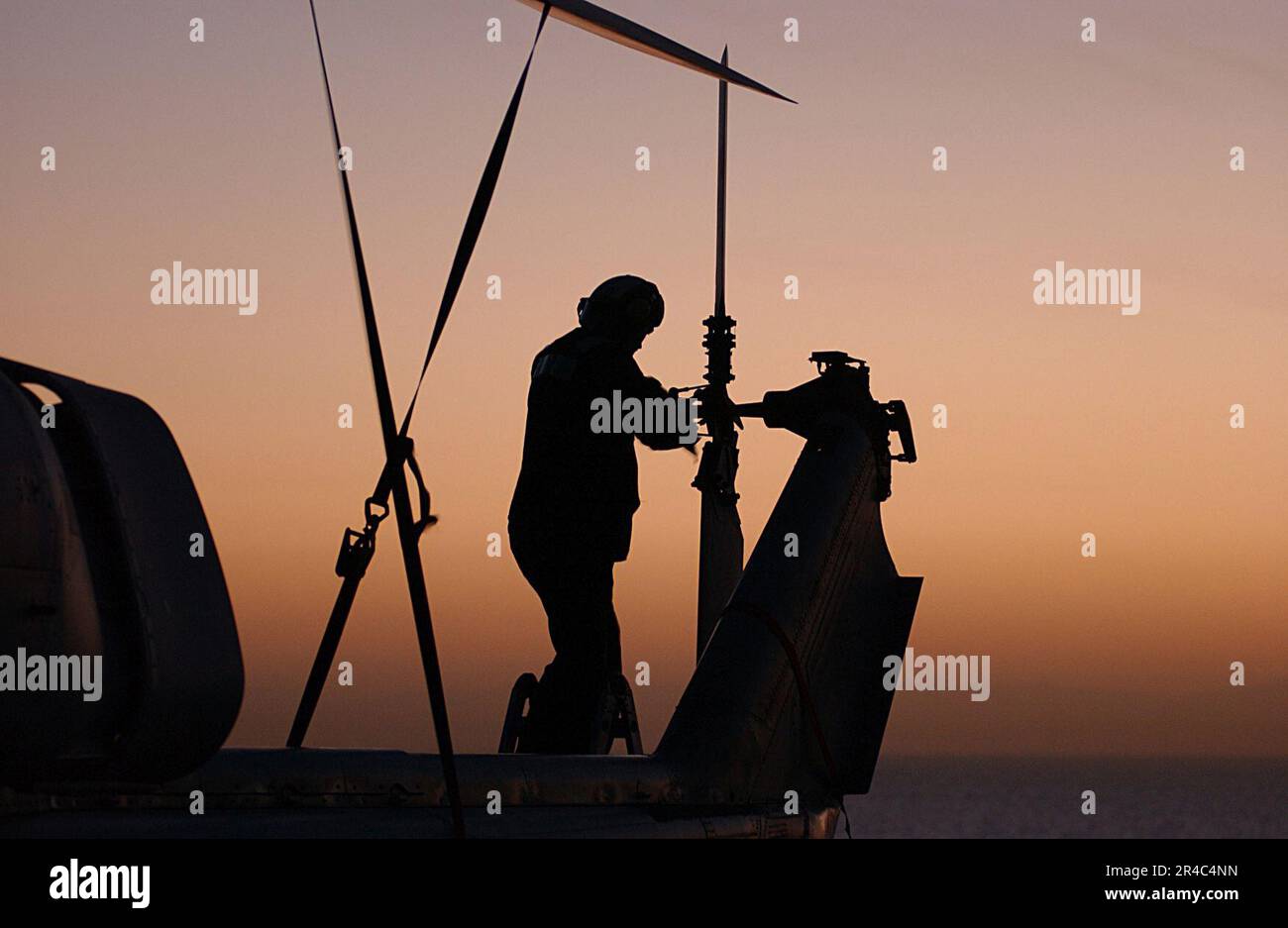 US Navy Cpl. assigned to the Sea Elks of Marine Medium Helicopter ...
