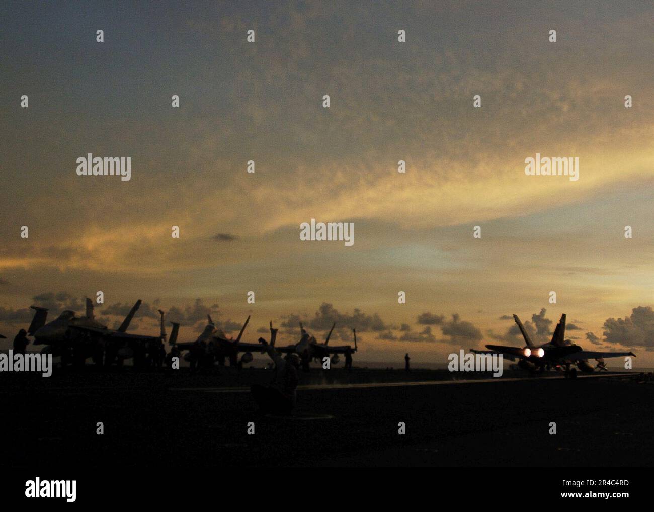 US Navy An F-A-18E Super Hornet assigned to the Kestrels of Strike ...