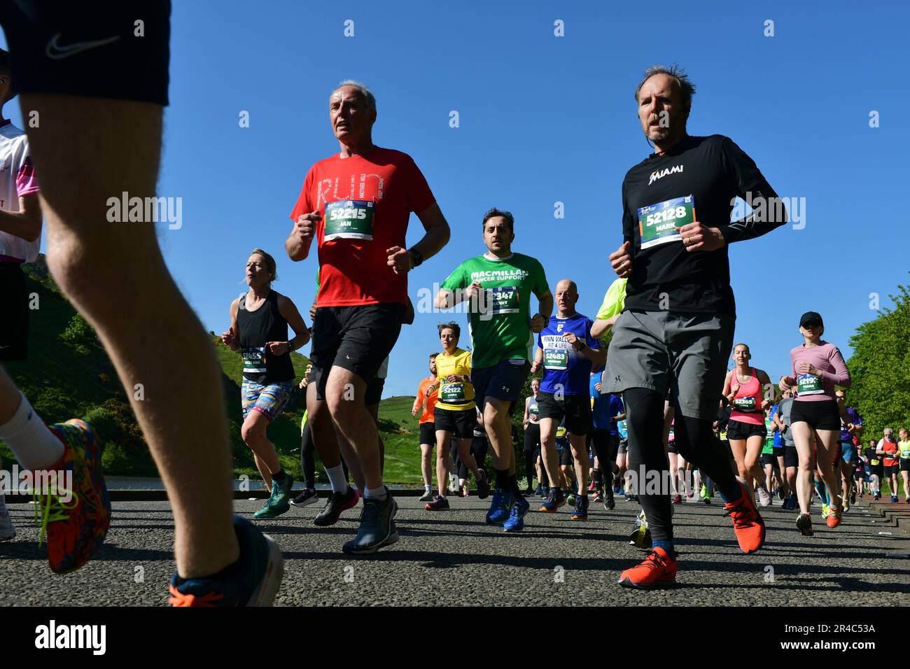 Edinburgh Scotland, UK 27 May 2023. Hundreds of runners make their way ...