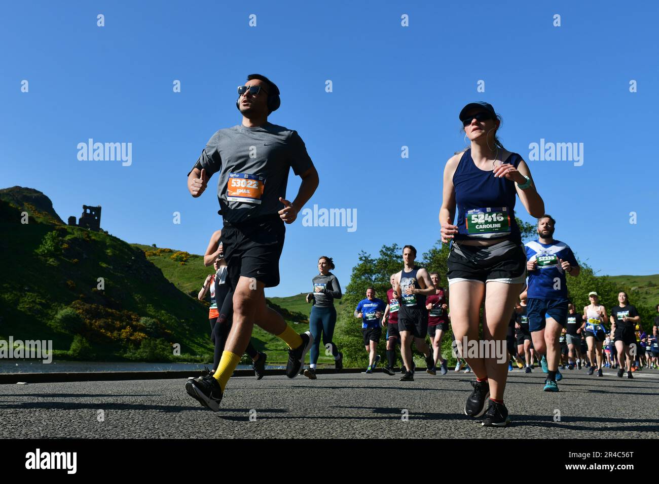 Edinburgh Scotland, UK 27 May 2023. Hundreds of runners make their way ...