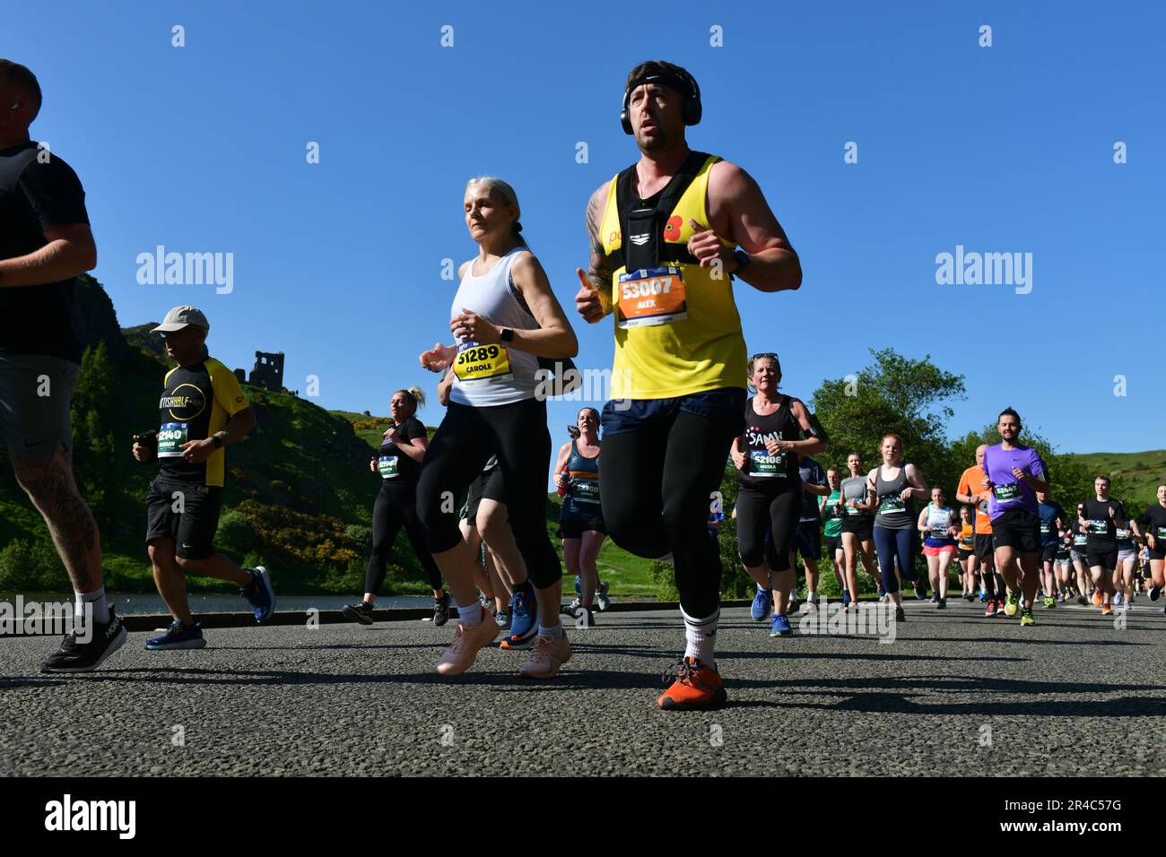 Edinburgh Scotland, UK 27 May 2023. Hundreds of runners make their way ...