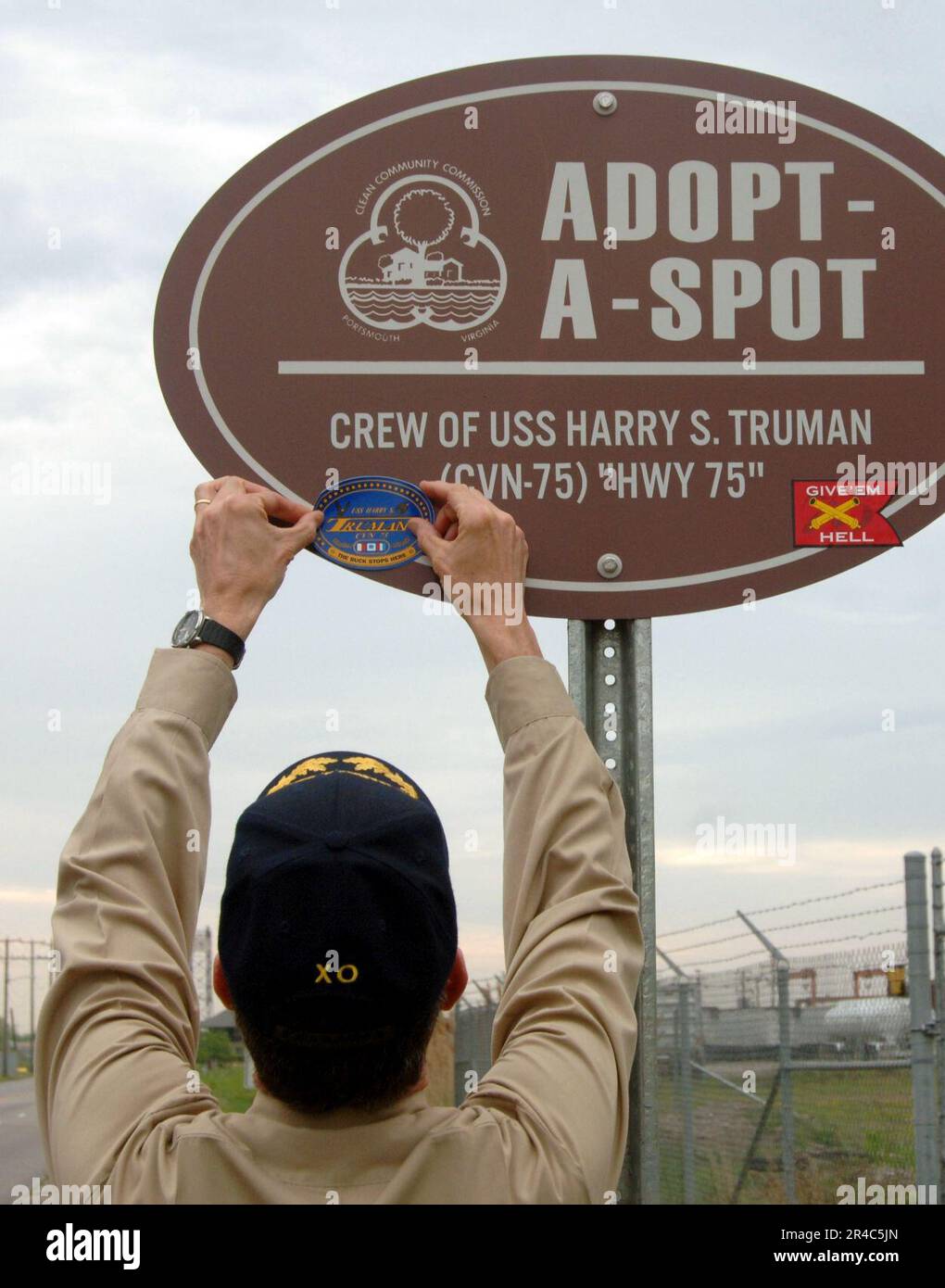 US Navy Capt. executive officer of Nimitz-class aircraft carrier USS ...