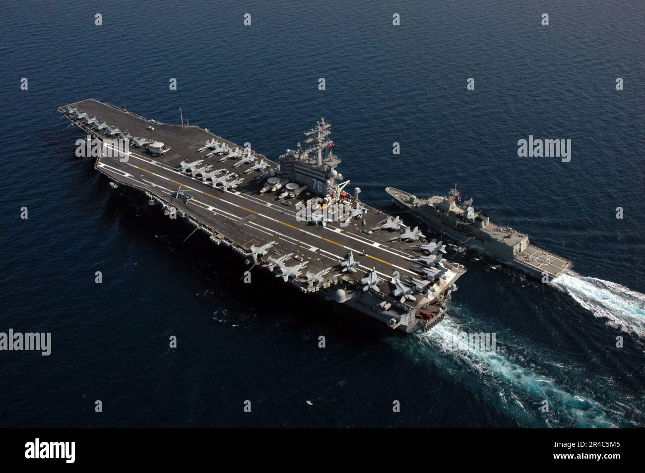 US Navy The Royal Australian Navy frigate HMAS Ballarat (FFH 155) takes ...