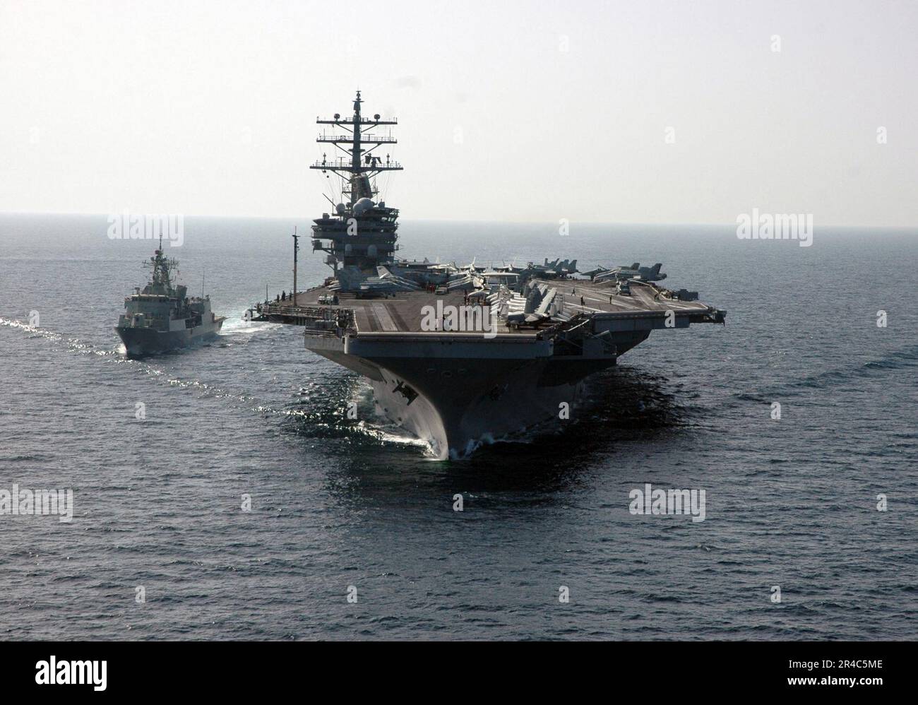 US Navy The Nimitz-class aircraft carrier USS Ronald Reagan (CVN 76 ...