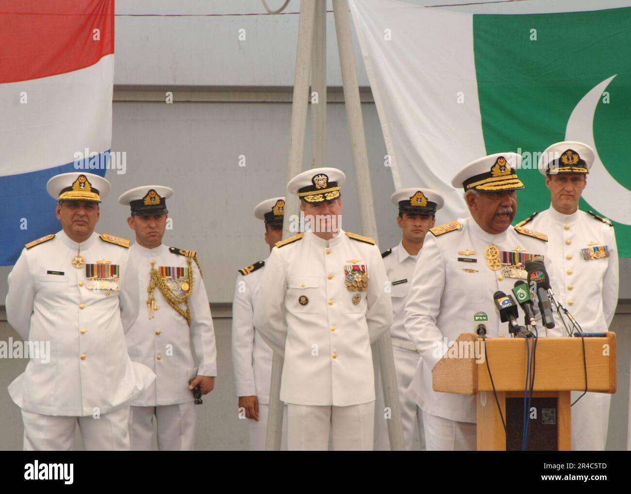 US Navy Pakistan Navy's Vice Chief of Naval Staff, Vice Adm. Mohammad ...