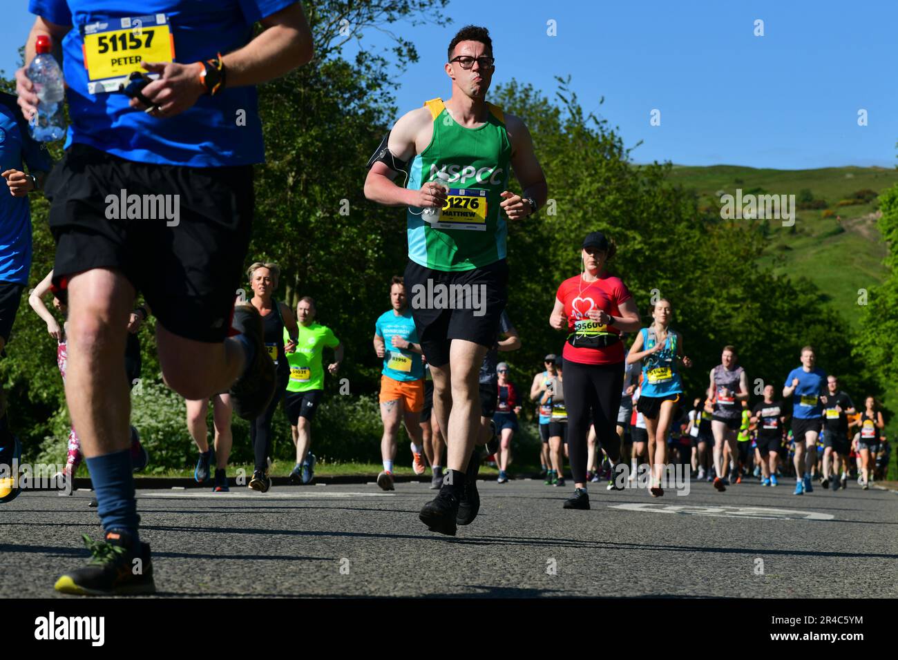 Edinburgh Scotland, UK 27 May 2023. Hundreds of runners make their way ...