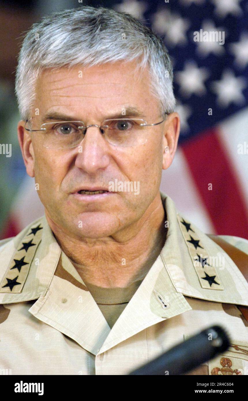 Us army general george casey hi-res stock photography and images - Alamy