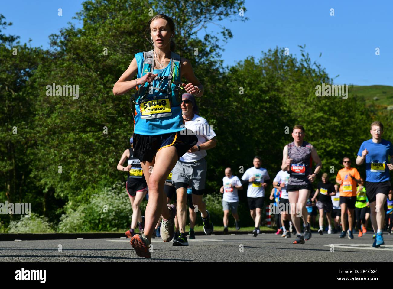 Edinburgh Scotland, UK 27 May 2023. Hundreds of runners make their way ...