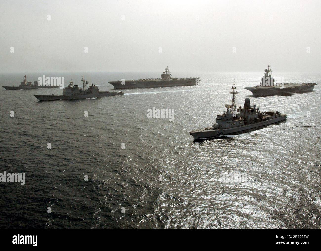 US Navy USS Ronald Reagan (CVN 76), FS Charles De Gaulle (R-92),FS ...