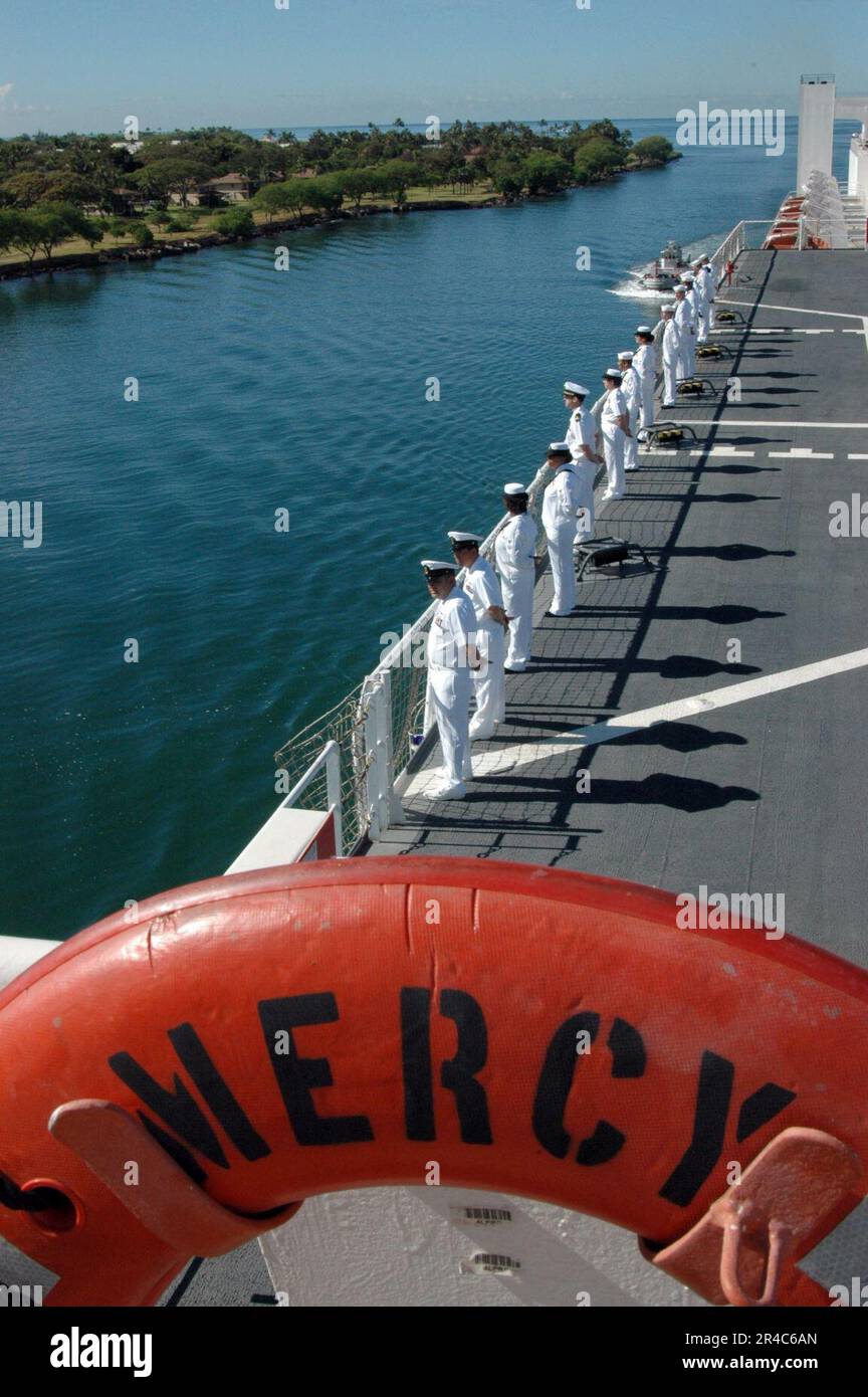 US Navy Sailors assigned to the Military Sealift Command (MSC) hospital ...