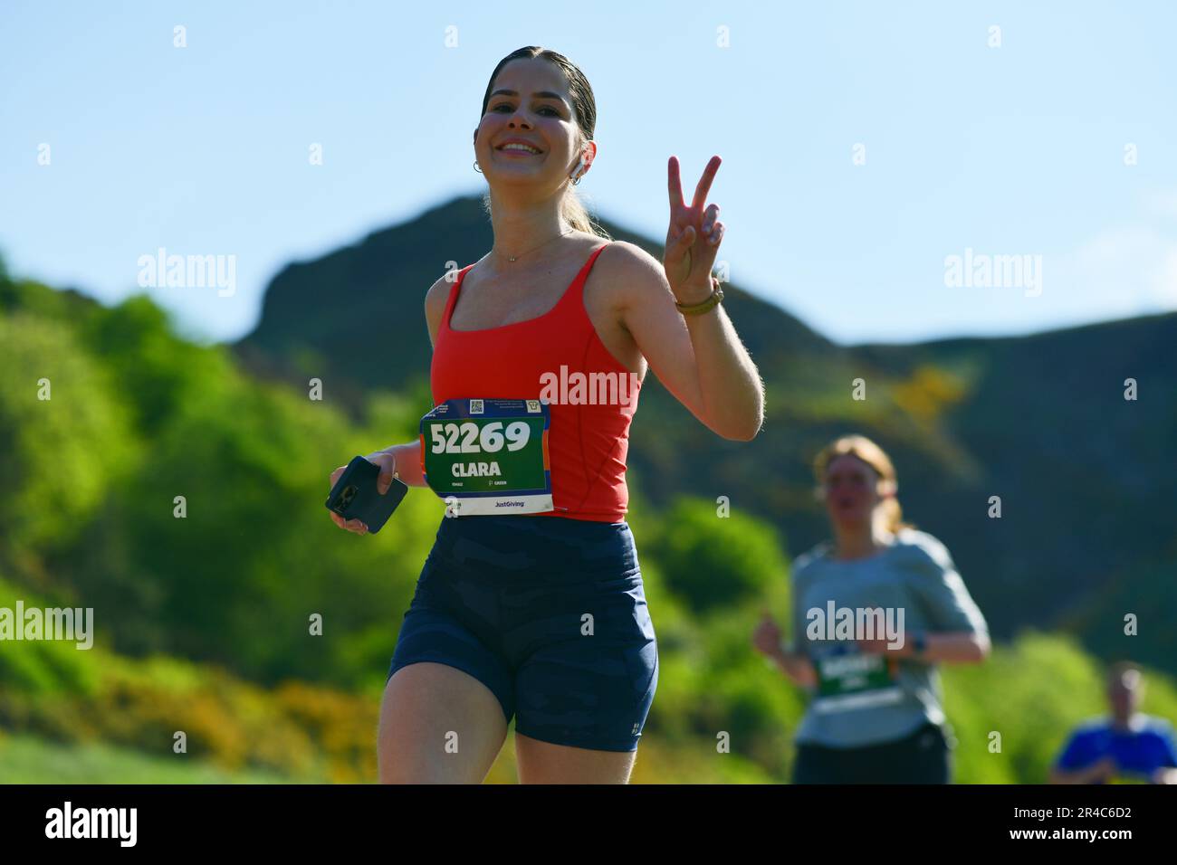 Edinburgh Scotland, UK 27 May 2023. Hundreds of runners make their way ...