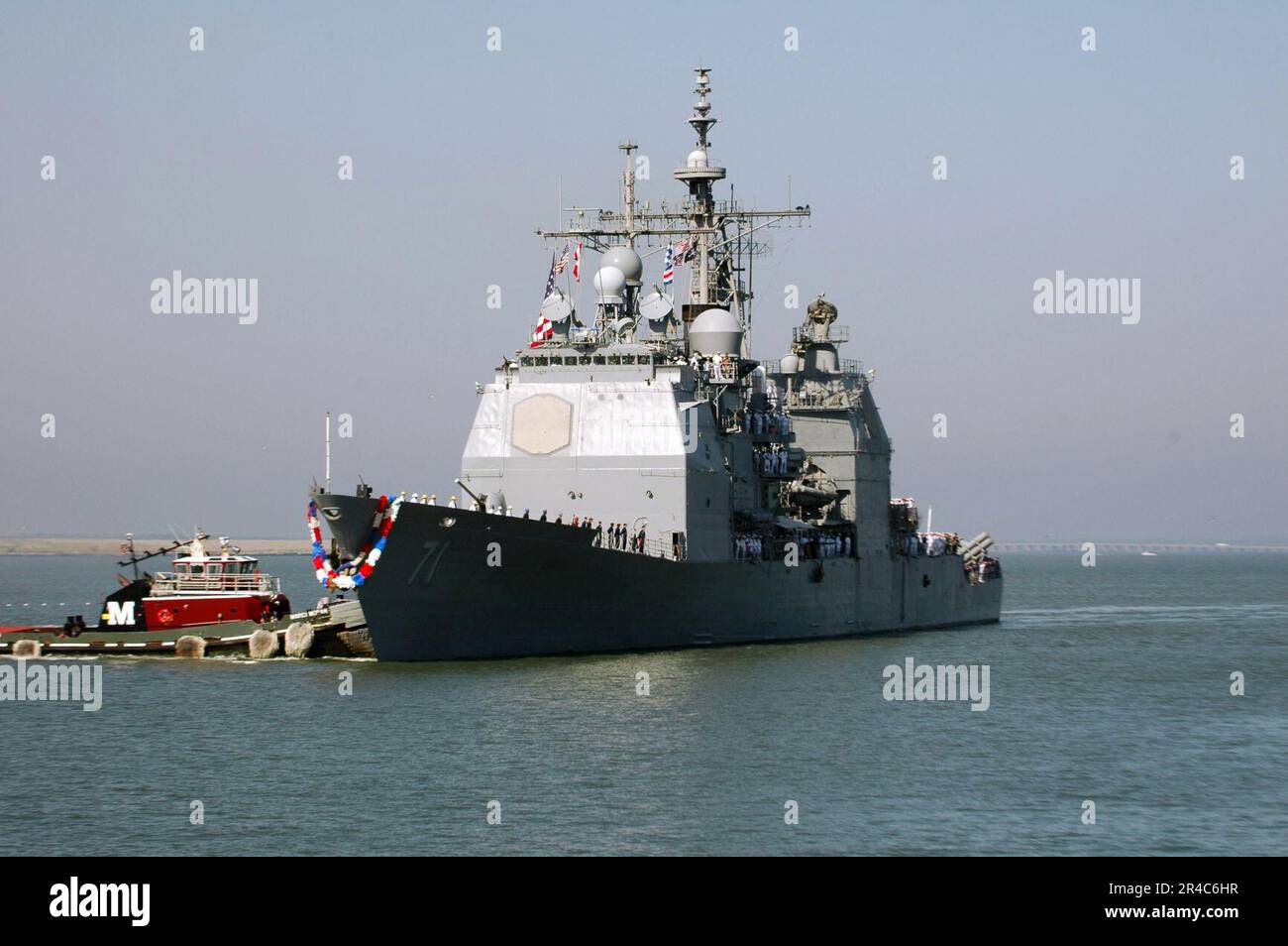 US Navy The guided missile-cruiser USS Cape St. George (CG 71) arrives ...