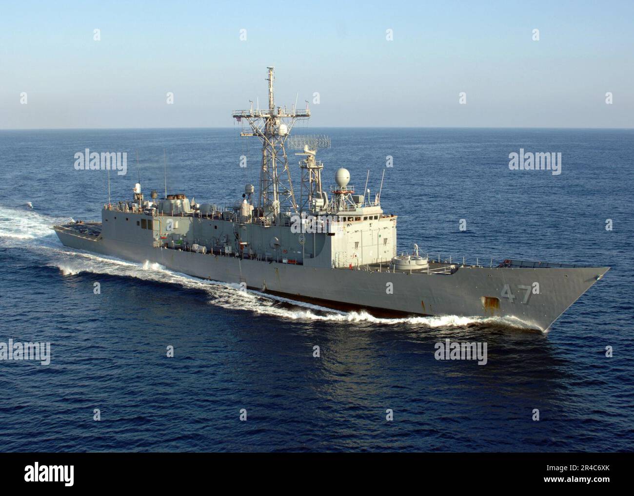US Navy The guided-missile frigate USS Nicholas (FFG 47) sails through ...