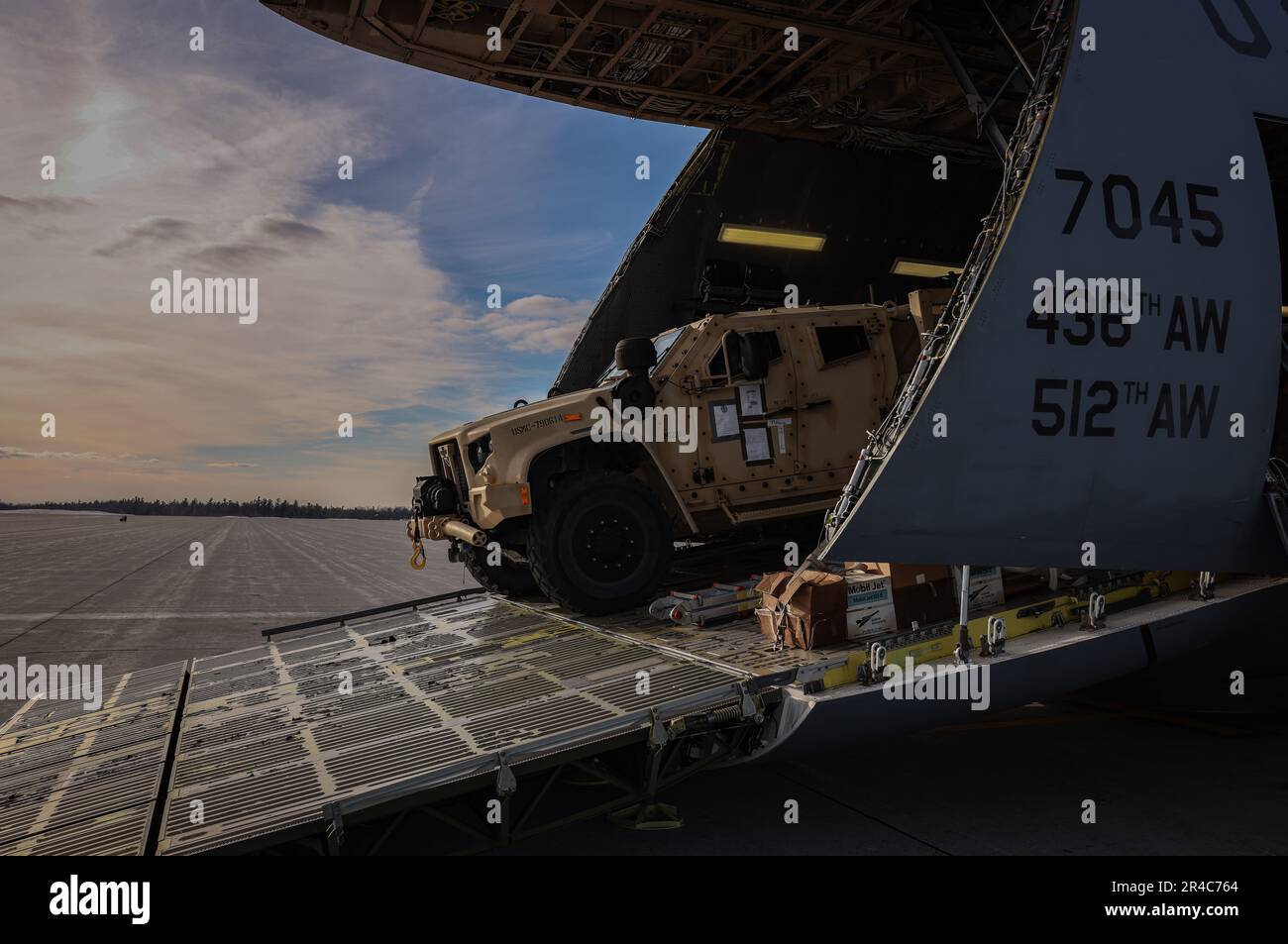 U.S. Marines with 1st Battalion, 10th Marine Regiment, 2d Marine ...