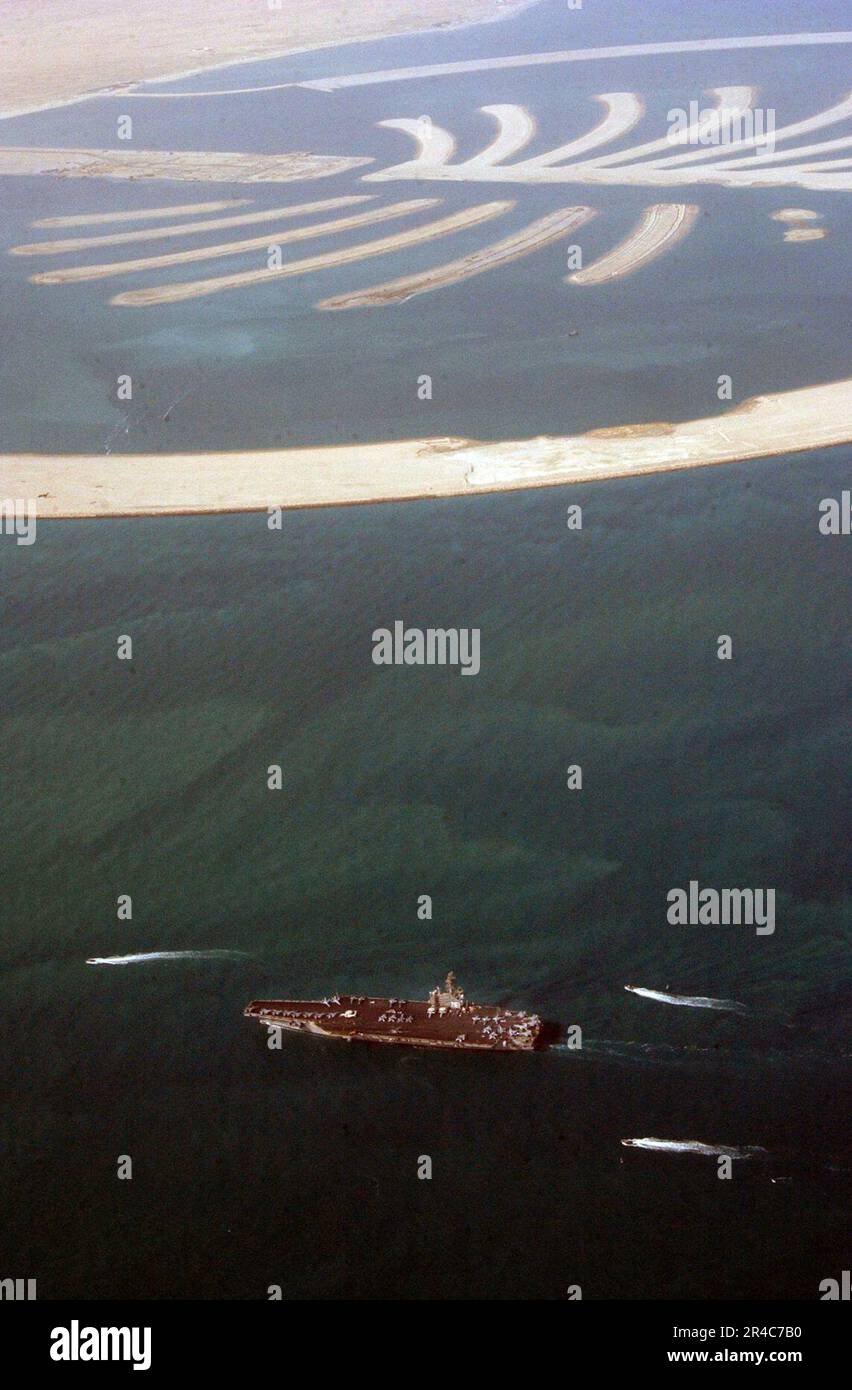 US Navy The Nimitz-class aircraft carrier USS Ronald Reagan (CVN 76 ...