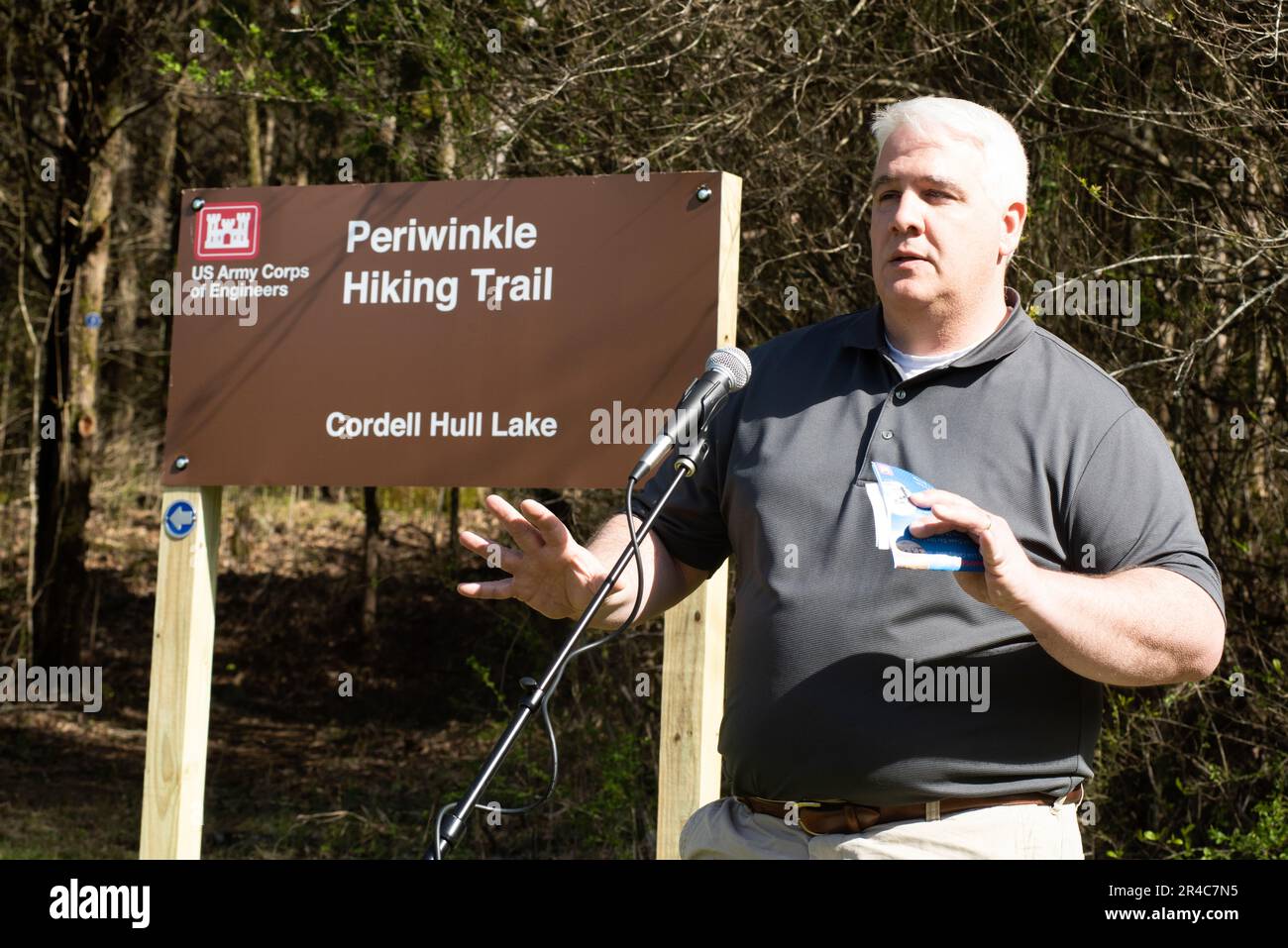 Group of volunteers hiking hi-res stock photography and images - Alamy