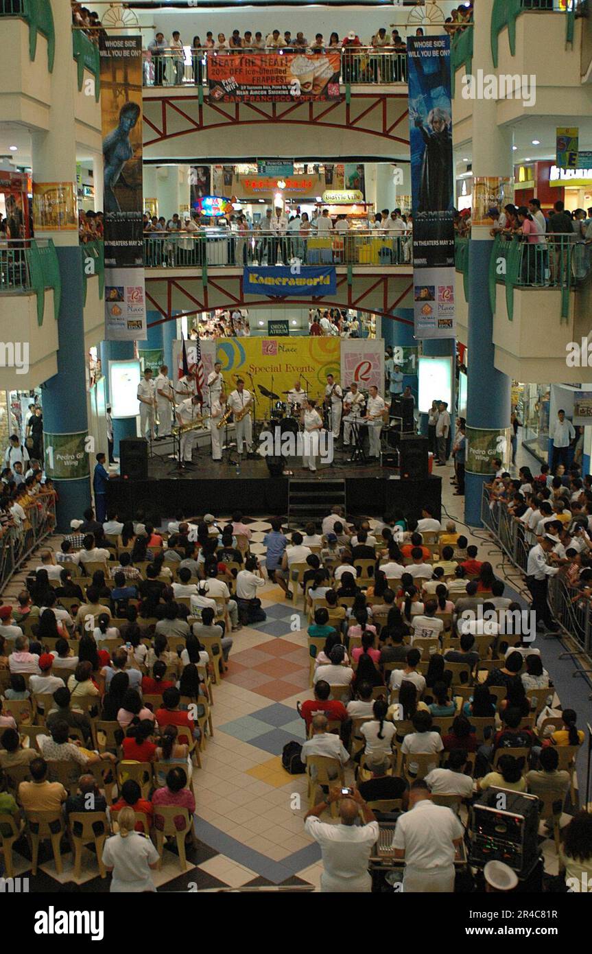 US Navy Over 1200 people packed into RobinsonUs Mall in Manila to ...