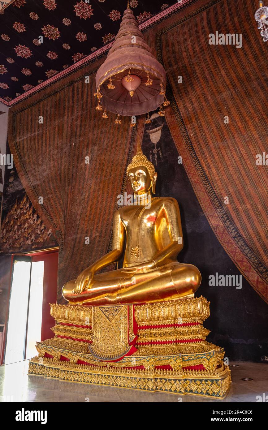 Buddha statue in ubosot (ordination hall) of Wat Thong Nopphakhun, Thai ...