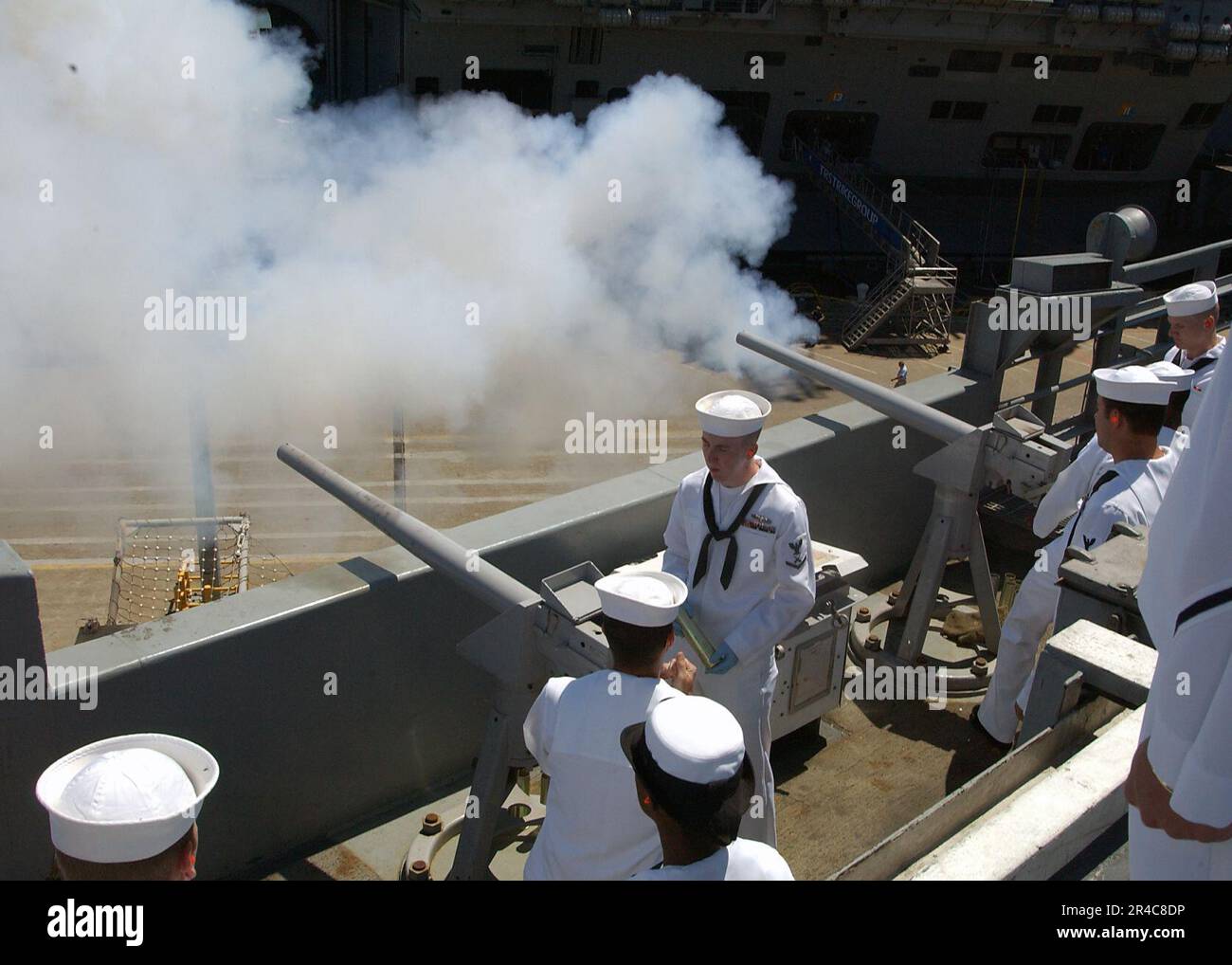 US Navy The Nimitz-class aricraft carrier USS George Washington (CVN 73 ...