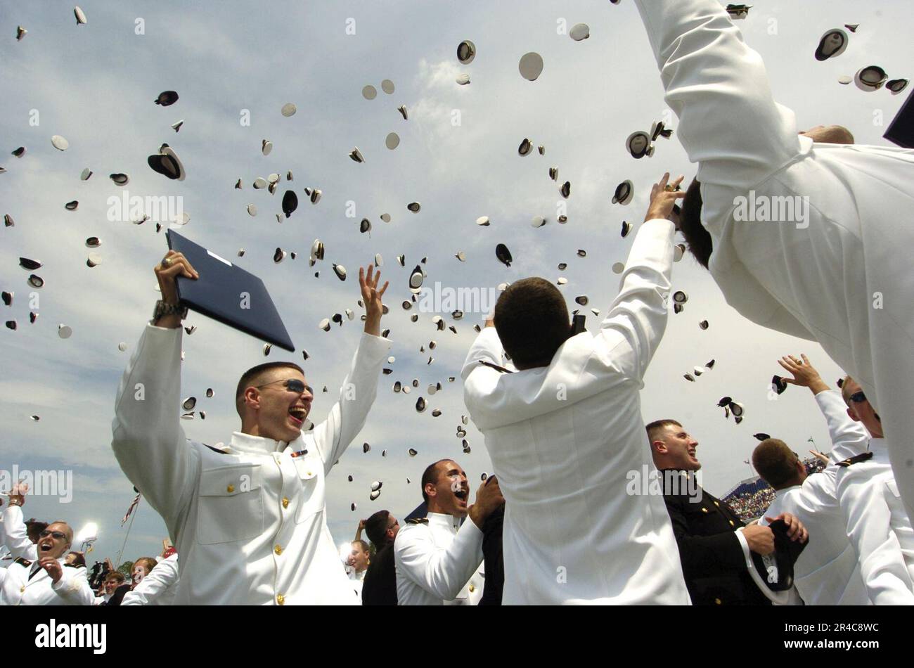 US Navy 2006 U.S. Naval Academy Graduation and Commissioning Ceremony ...