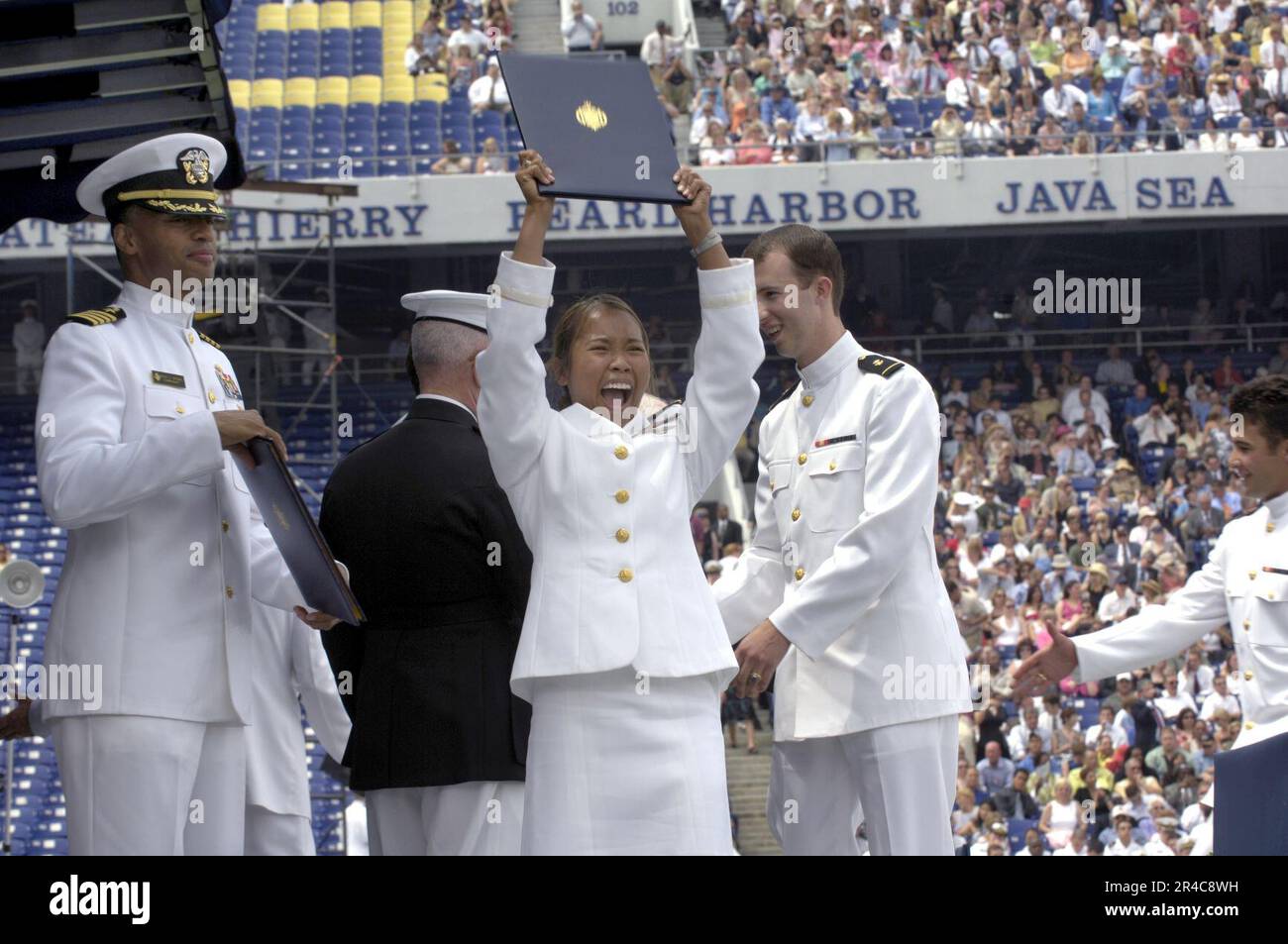 US Navy 2006 U.S. Naval Academy Graduation and Commissioning Ceremony ...