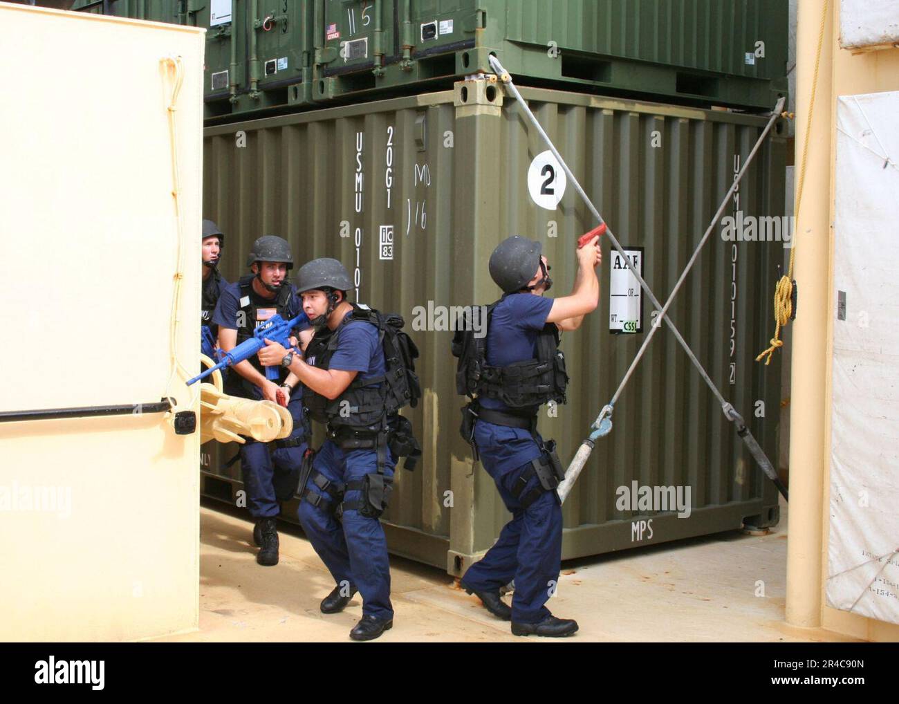 US Navy U.S. Navy Sailors from USS Crommelin (FFG 37) and USS Hopper ...