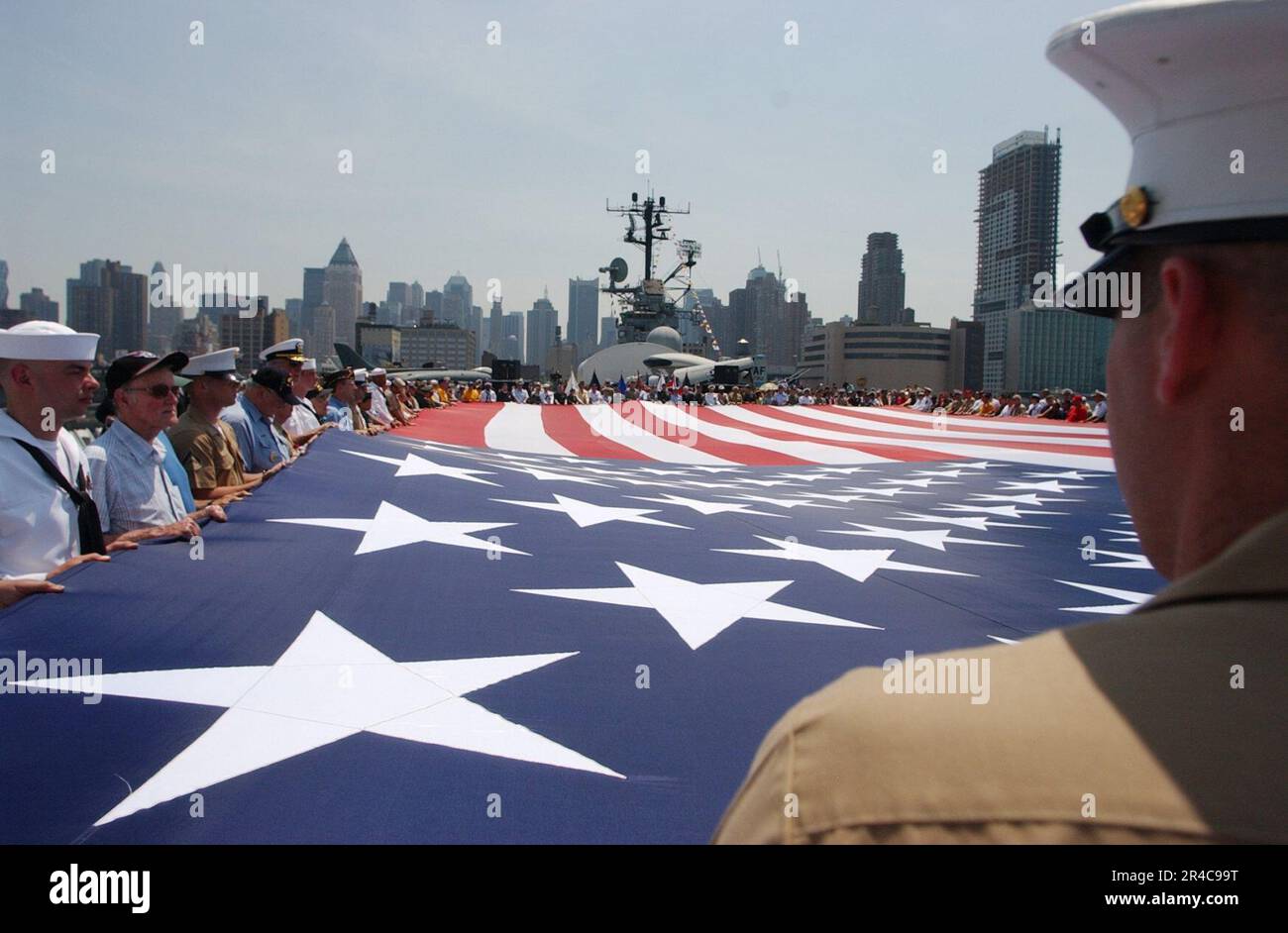 US Navy Marines, Sailors, Soldiers, Airmen, Coast Guardsmen and ...