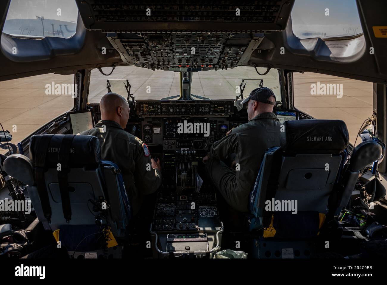 Pilots assigned to the 105th Airlift Wing from the New York Air ...