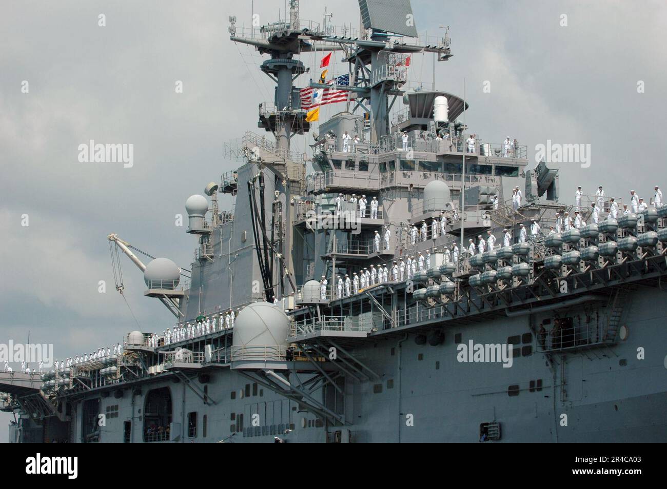 US Navy Sailors aboard the amphibious assault ship USS Iwo Jima (LHD 7 ...