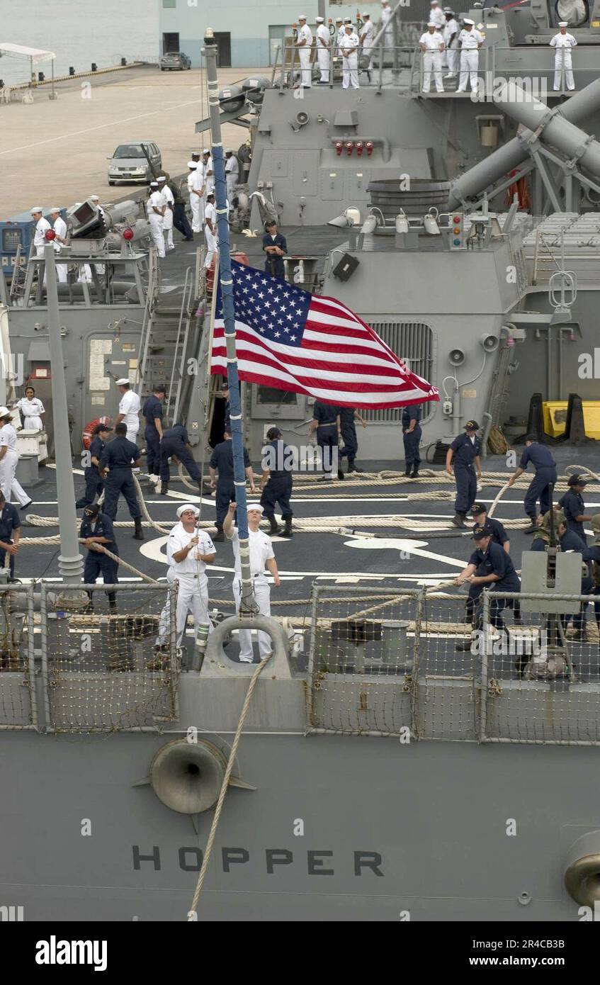 US Navy Sailors aboard Arleigh Burke-class guided missile destroyer USS ...