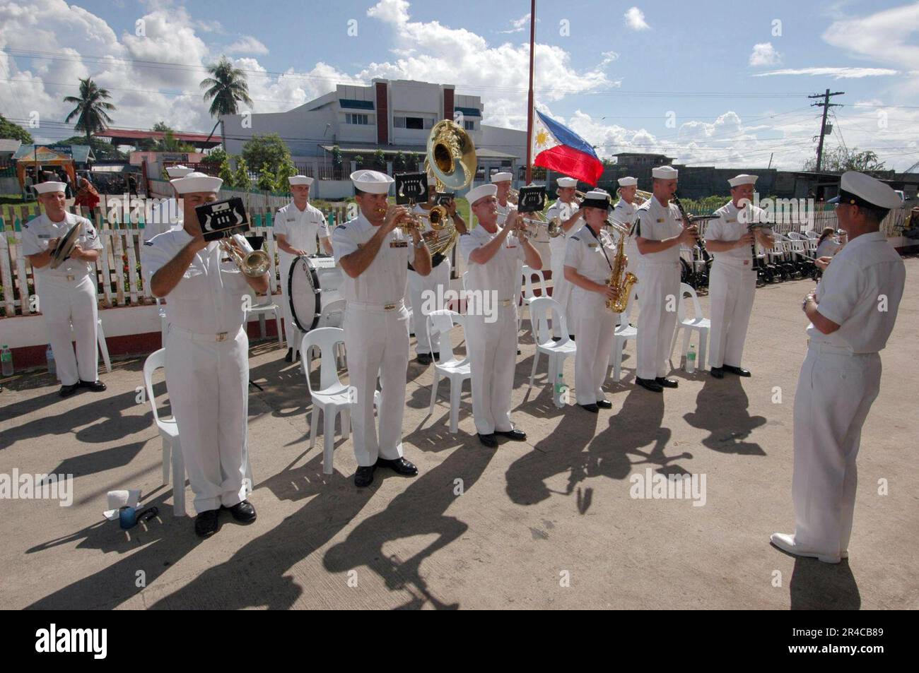 US Navy The U.S. Navy Show Band performs during the closing ceremonies ...