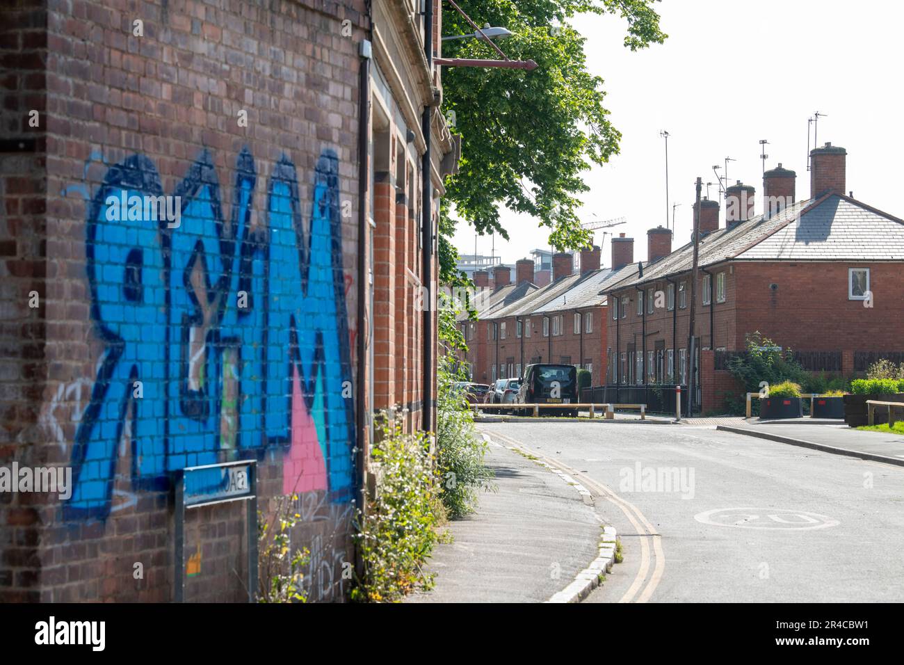 Side cliff road hi-res stock photography and images - Alamy