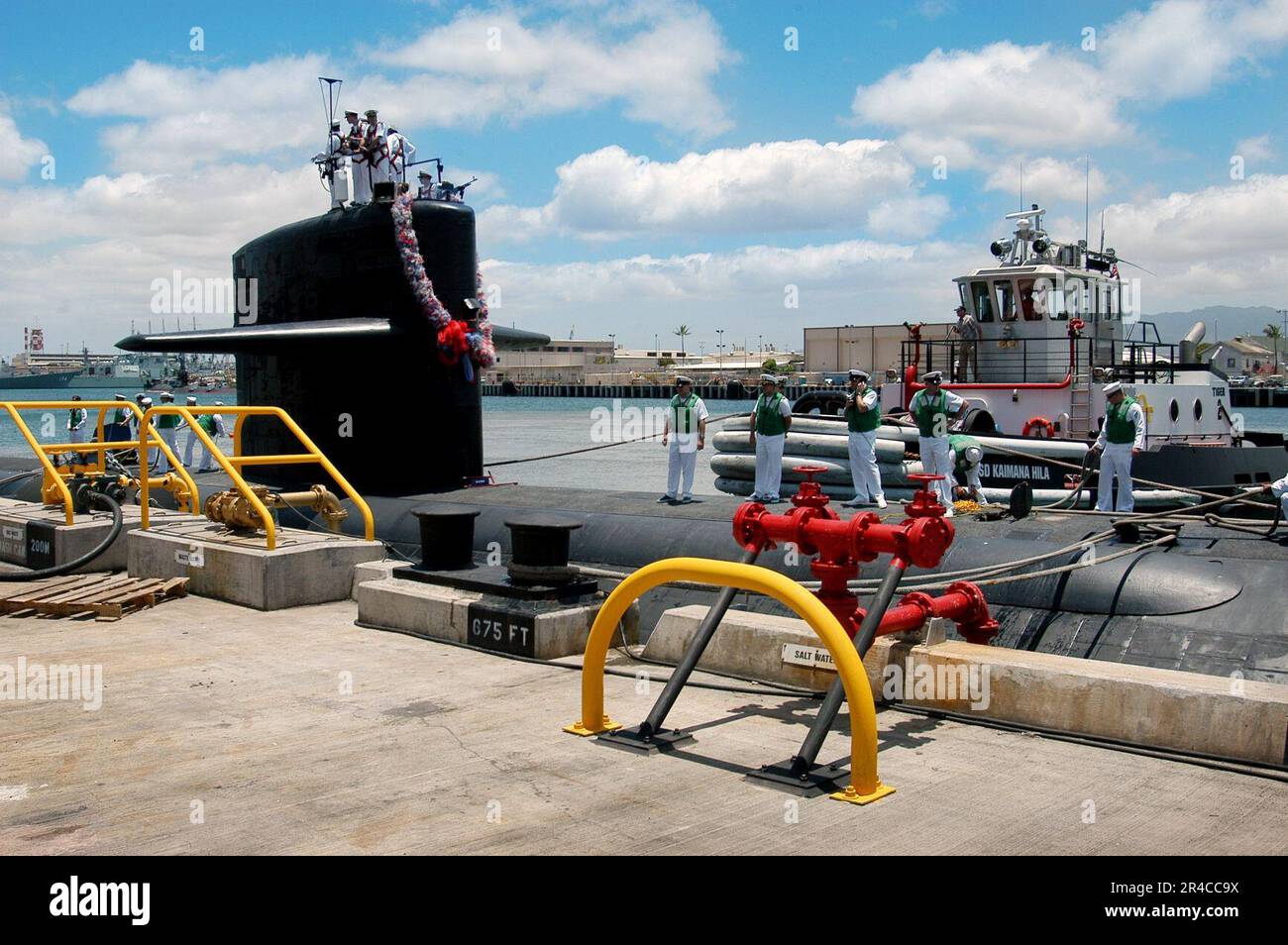 US Navy USS Louisville (SSN 724) returns from deployment Stock Photo ...