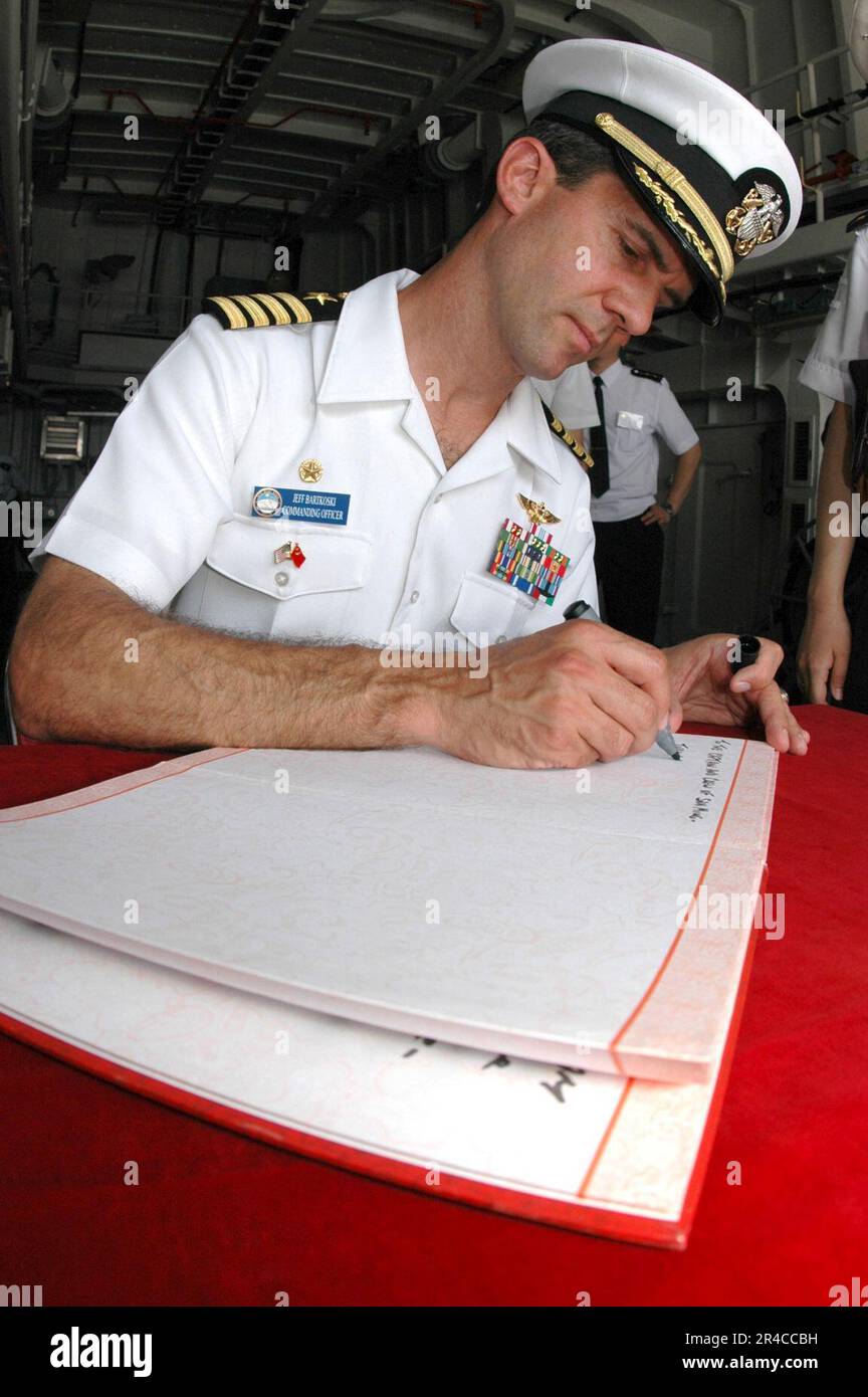 US Navy The Commanding Officer for the U.S. Navy's Amphibious command ...
