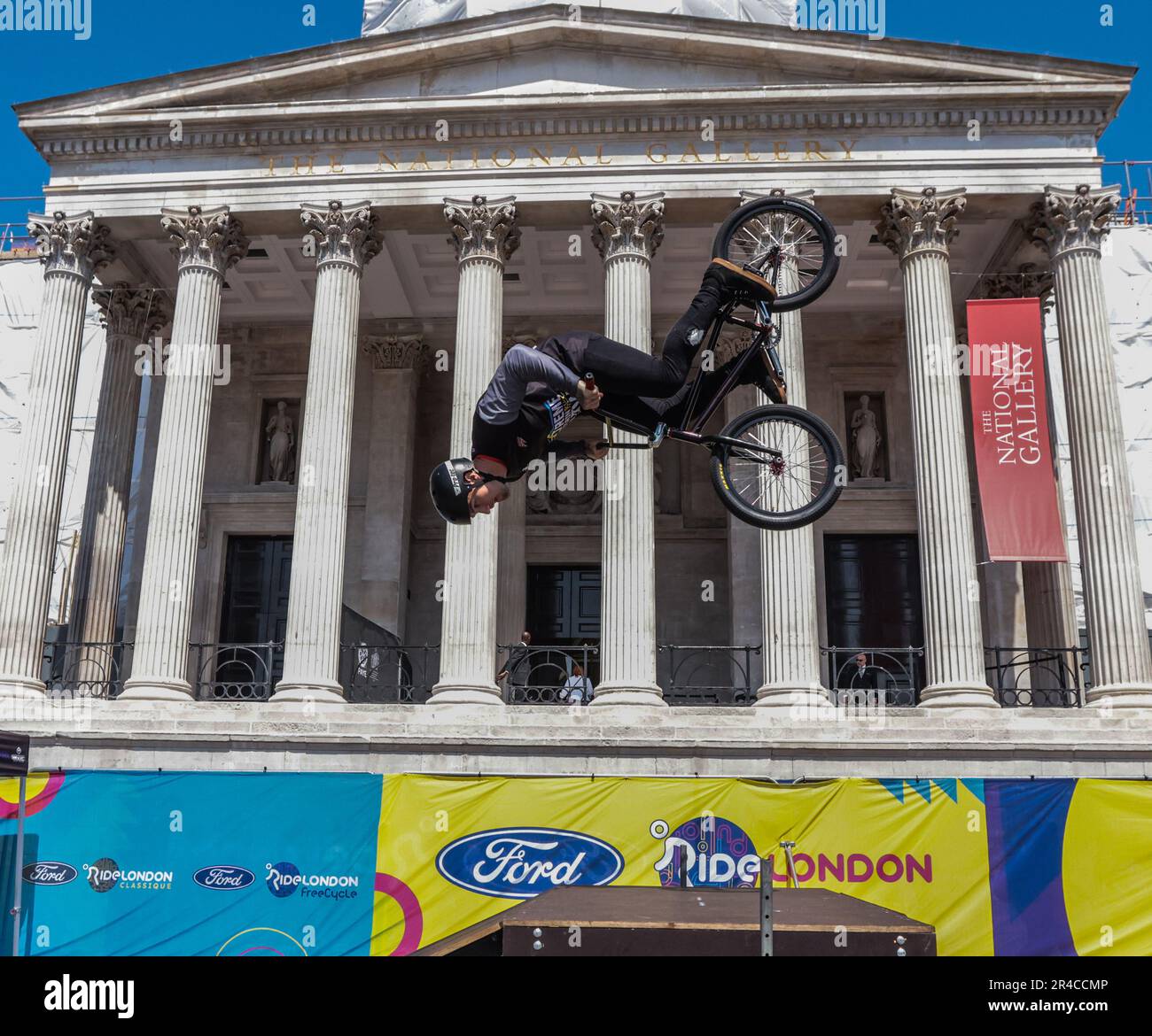 Flying trough the ir hi-res stock photography and images - Alamy