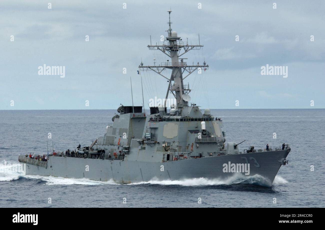 US Navy The guided-missile destroyer USS Decatur (DDG 73) transits ...